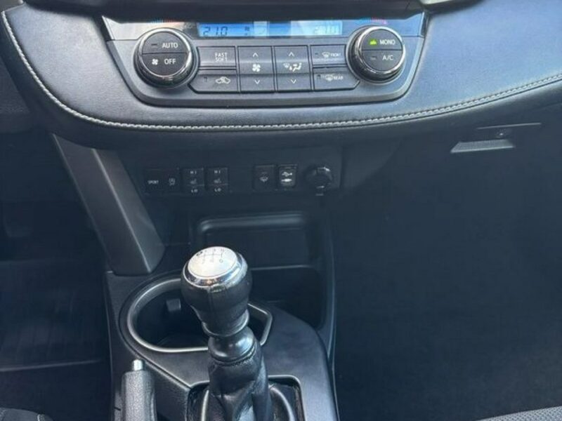 Toyota RAV-4 151KM • 4×4 • Kamera cofania • 2018 • Bogate wyposażenie • IV (2012-) – Elbordo.pl